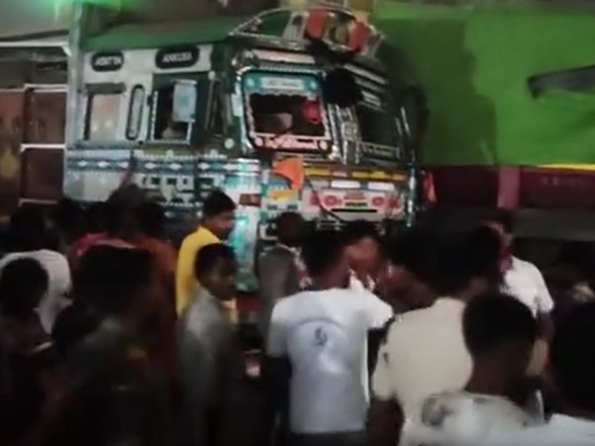 बेगूसराय में सड़क हादसा, ट्रक की टक्कर से ठेला चालक की मौत, आक्रोशित ...
