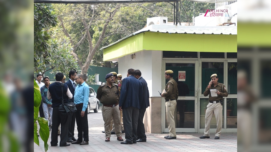 दिल्ली पुलिस का 'ऑपरेशन कवच 13.0', 10 करोड़ की कोकीन के साथ नाइजीरियाई ...