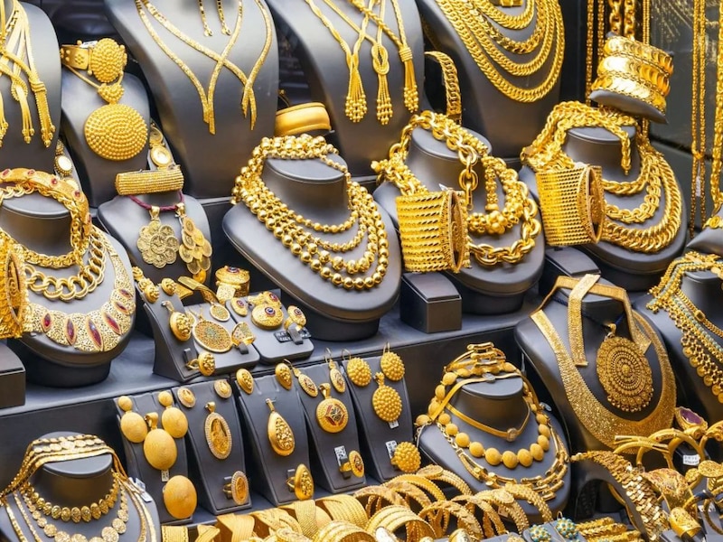 Gold Becomes Cheaper Silver Prices Stable Check Latest Rates today 27 ...