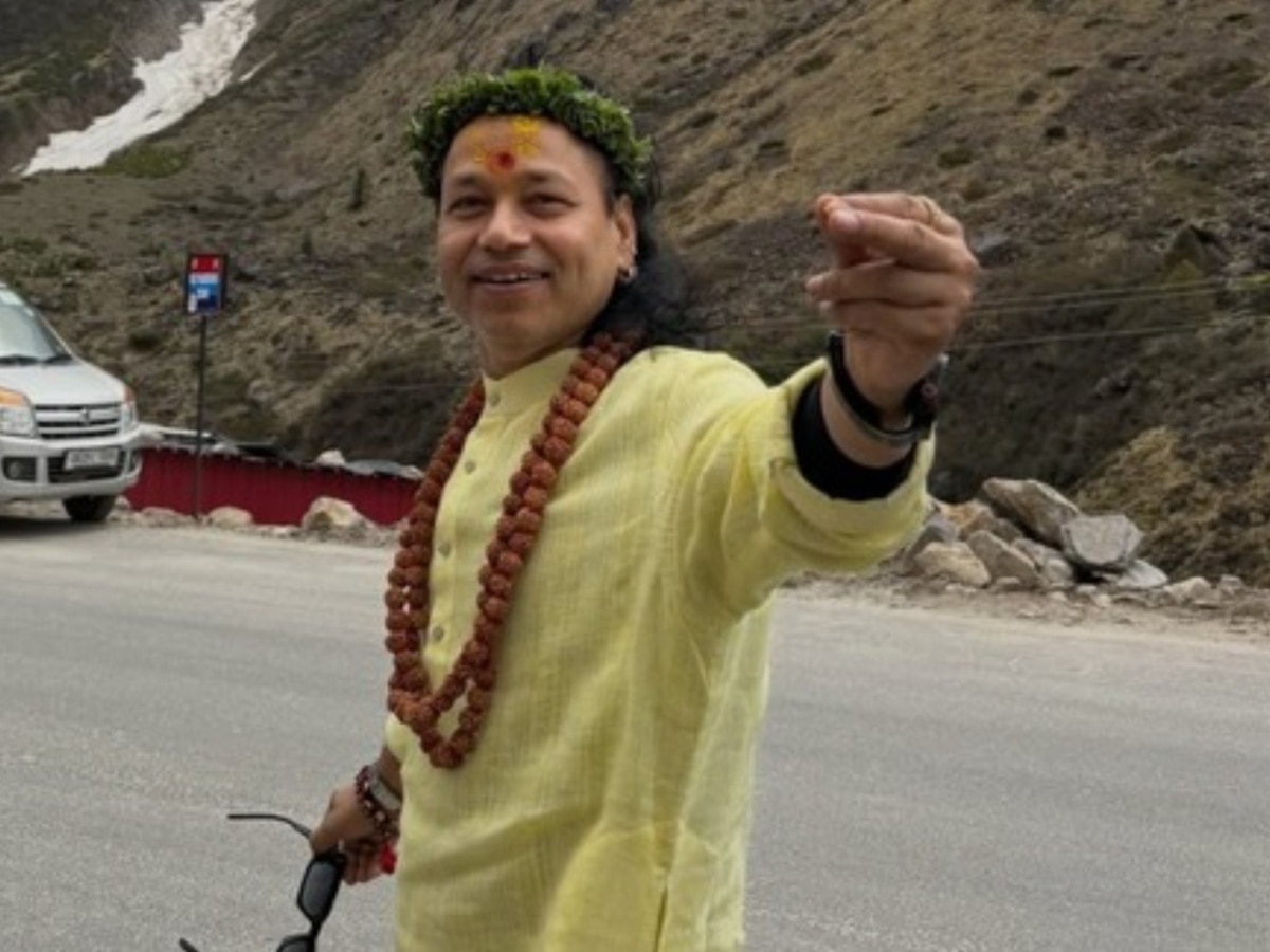 52 Years Old Kailash Kher Visits Badrinath After Kedarnath, Shares ...