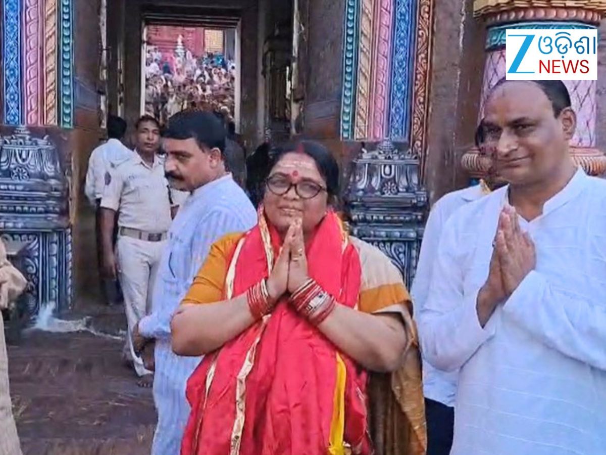 ଶ୍ରୀମନ୍ଦିରରେ ମହାପ୍ରଭୁଙ୍କ ଆଶୀର୍ବାଦ ନେଲେ ମୁଖ୍ୟମନ୍ତ୍ରୀଙ୍କ ପତ୍ନୀ CM wife ...