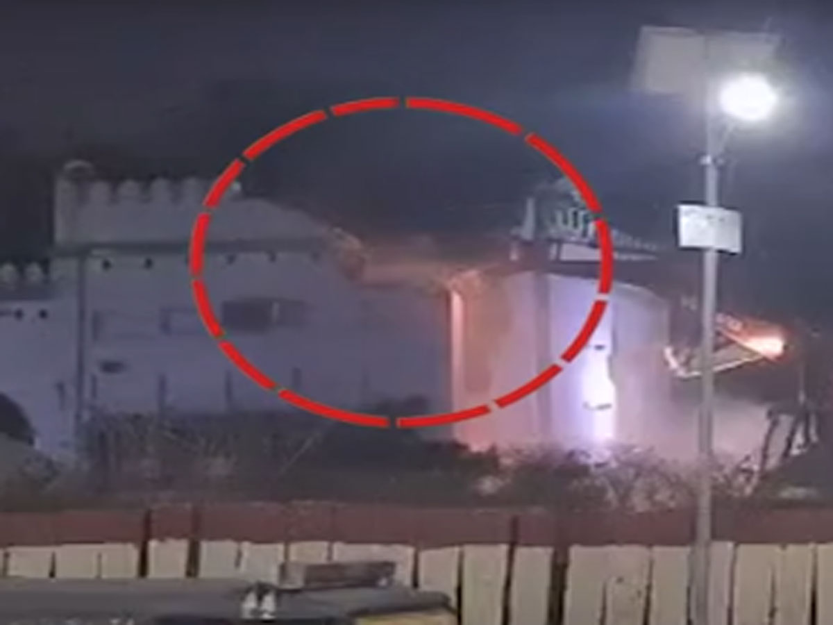 Varanasi Ajgaib Shaheed Masjid Demolition Mosque was built on land ...