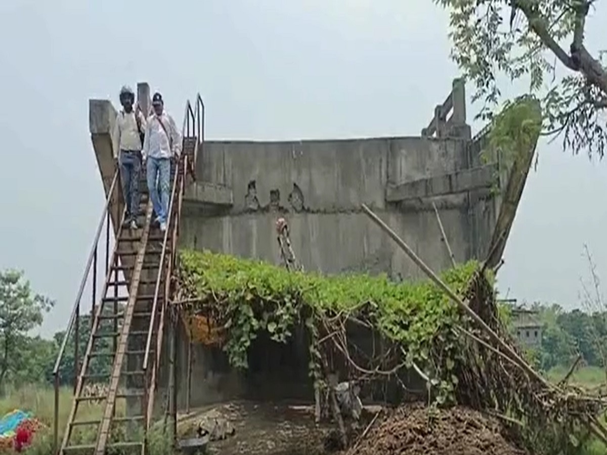 samastipur kalwara ghat bridge without approach road villagers using ...