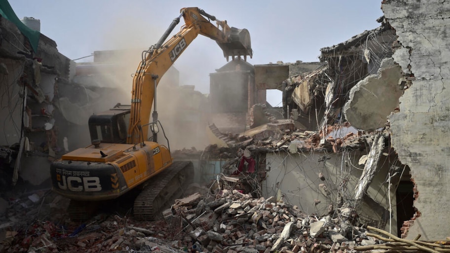 Mumbai bmc in action after delhi malviya nagar hotel fire bulldozed 4 ...
