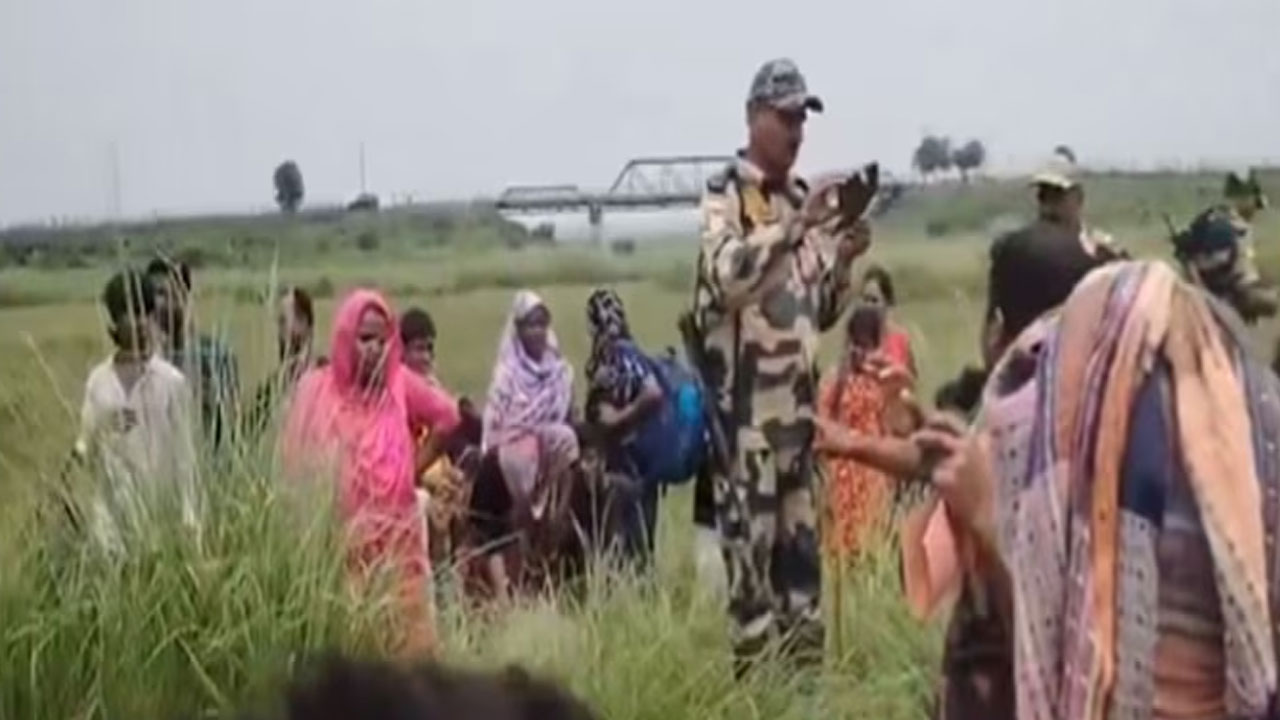 BSF tried to push back 17 Bangladeshi infiltrators when BGB and locals ...