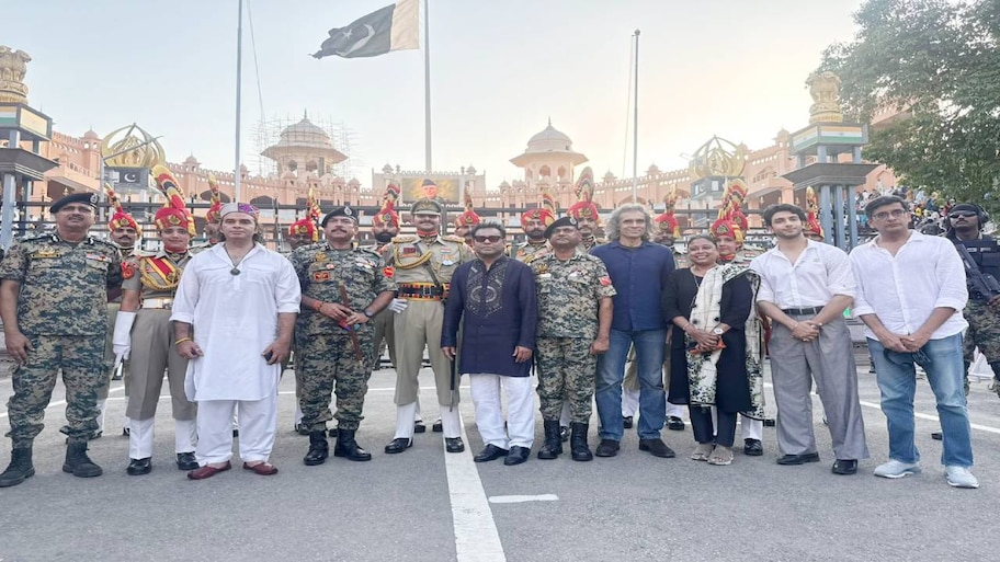 bollywood famous singer ar rahman performance on attari wagah border ...