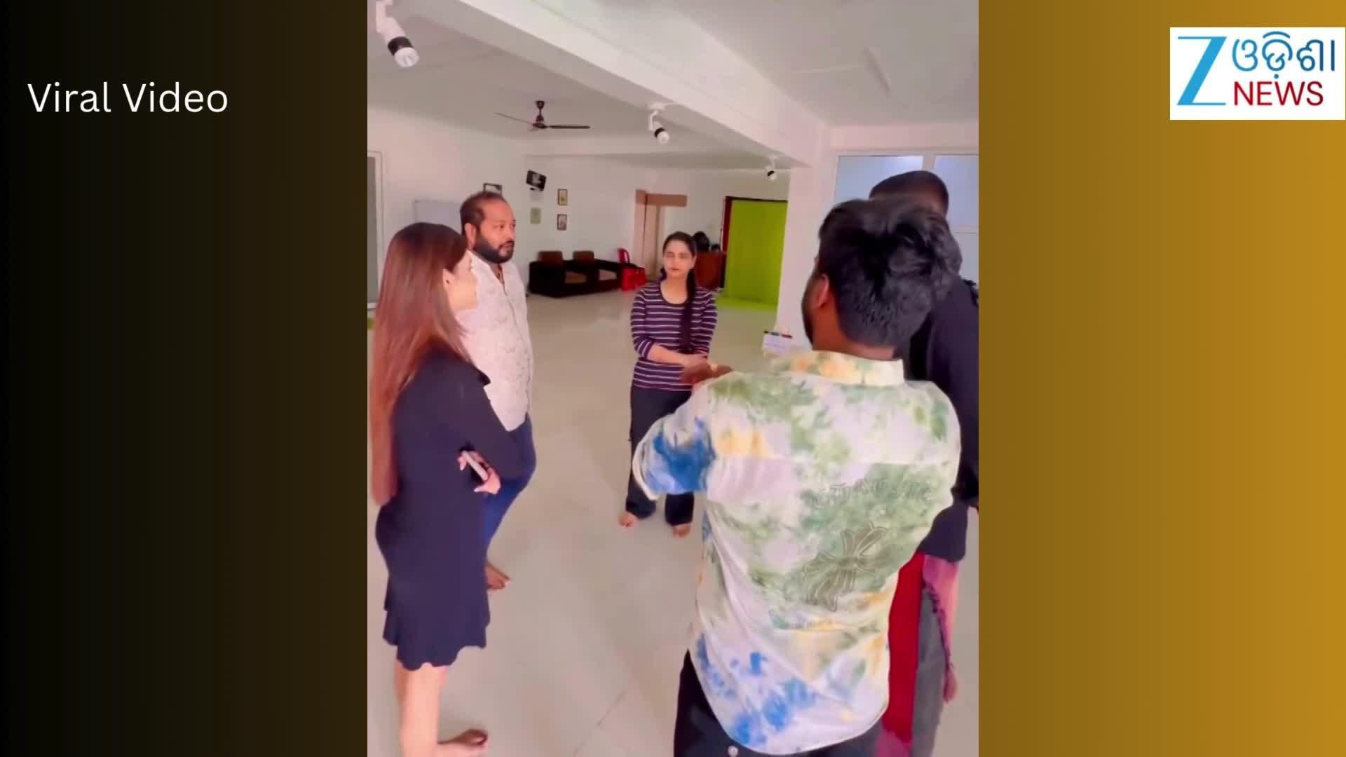 Video: ଯାତ୍ରା ଅଭିନେତା ସାଇଙ୍କ ସହ ଗାୟିକା ଅସୀମା ପଣ୍ଡା, ଭିଡିଓ ଭାଇରାଲ୍ jatra ...