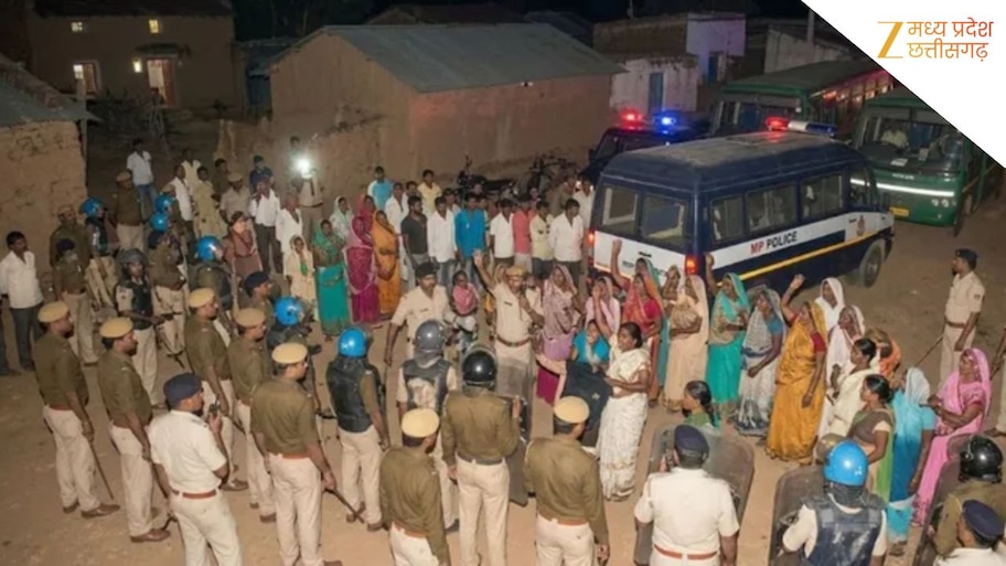 [two innocent girls murdered by drowning in a water tank in Dhar| सरपंच ...