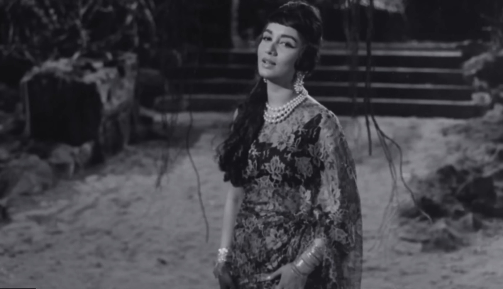 Lata Mangeshkar chartbuster song lag jaa gale music rejected by ...