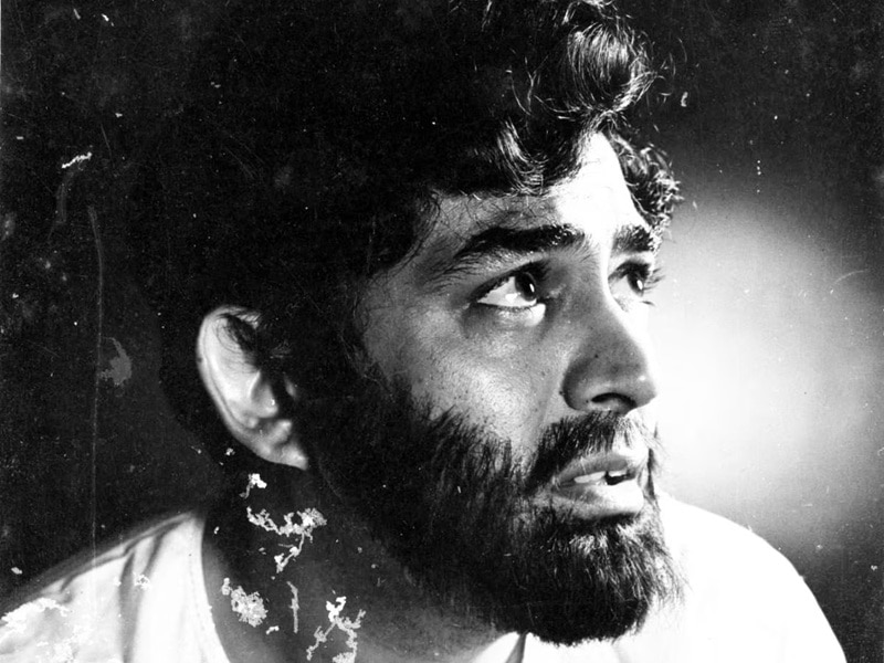 Hindi Cinema retro Sanjeev kumar played 9 role in 1 film sholay roll ...