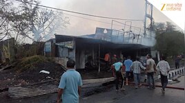 bhopal Halalpur patakha market fire cracker shop indore bhopal highway ...