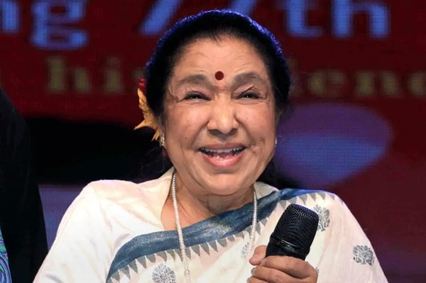 92 year old asha bhosle Last Rite photos funeral antim sanskar time ...