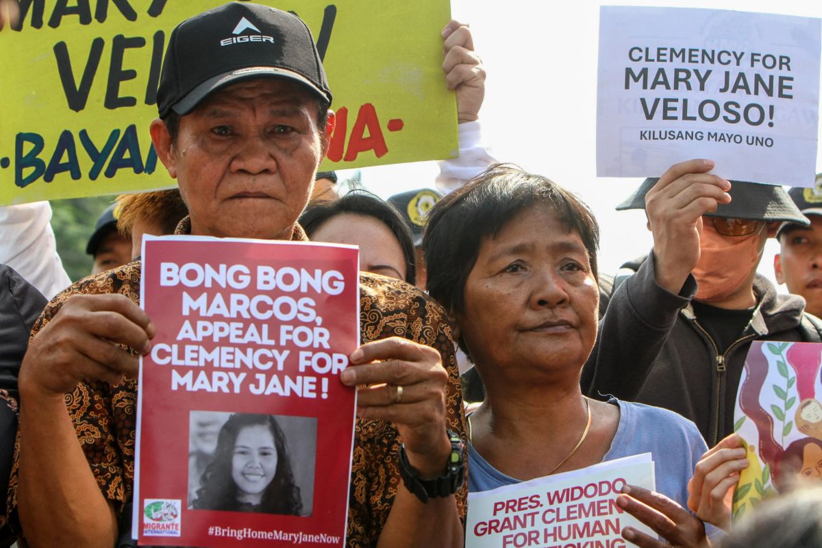 Mary Jane Veloso Story: Philippines Woman On Death Row In Indonesia Nearly Executed By Firing ...
