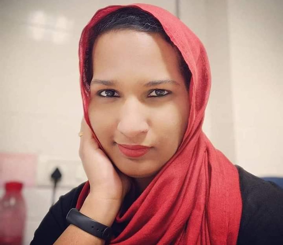 transgender aqsa shaikh professor of himsr life story | समाज के लिए ...