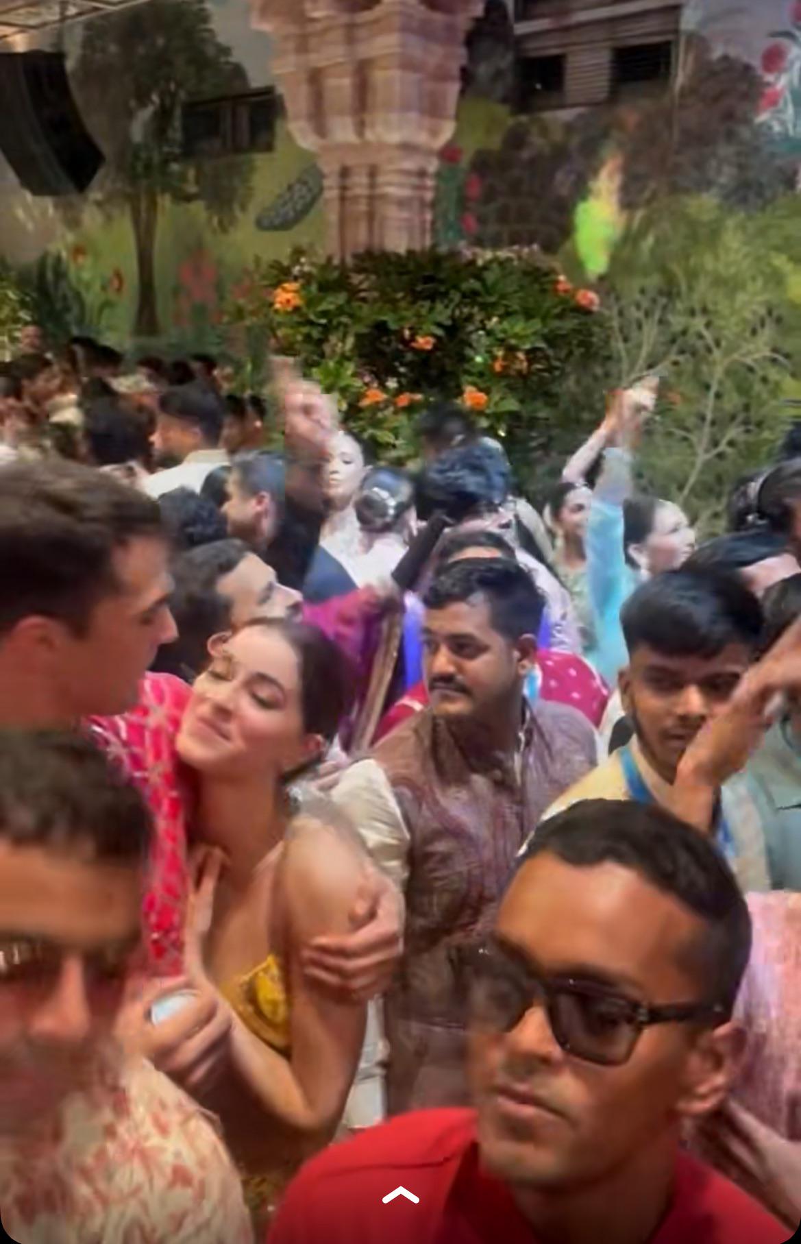 After breakup Aditya Roy Kapur Ananya Panday again found Love in anant ...