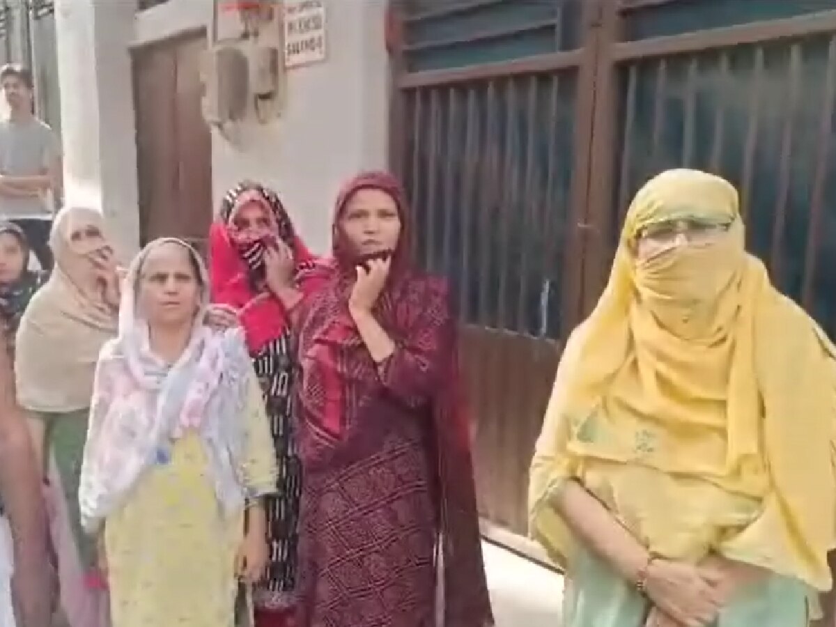 Delhi Water Crisis Deoli people taking bath twice only in month and ...