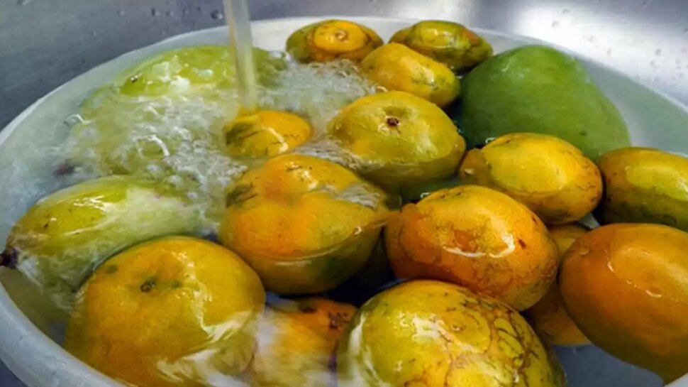 Why We Should Soak Mangoes in Water Before Eating it Benefits Skin Body ...