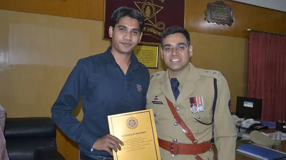 ips officer manoj sharma success story failed in 12th ran tempo became ...