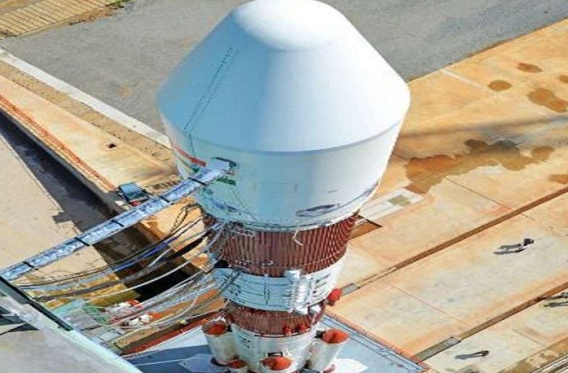 ISRO to launch PSLV-C49 with 10 satellites, countdown begins | ISRO 10 ...