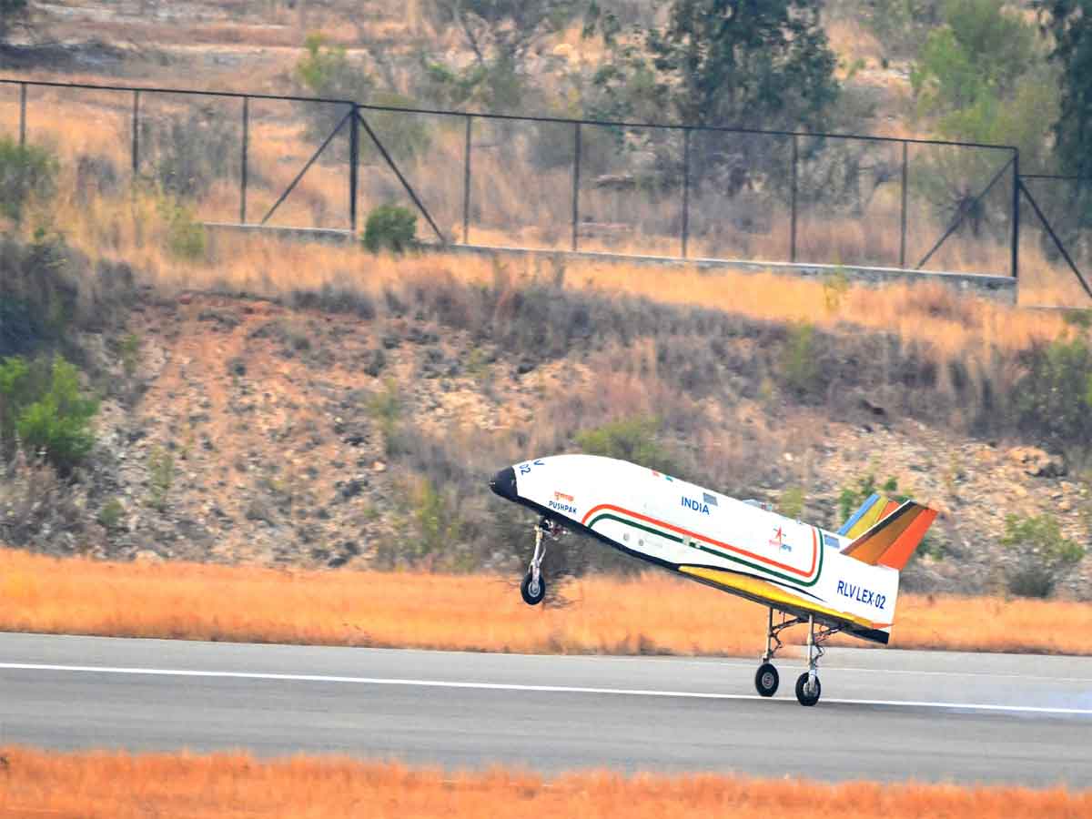 ISRO big success landing experiment of reusable launch vehicle RLV LEX ...