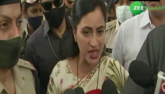Navneet Rana told Sanjay Raut Popat, threatened to file a case | Video ...