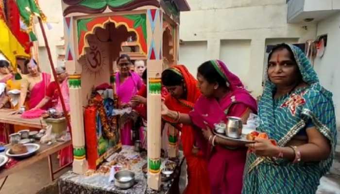 Bappi Da was also shocked to see Gold Man of Chittorgarh who had ...