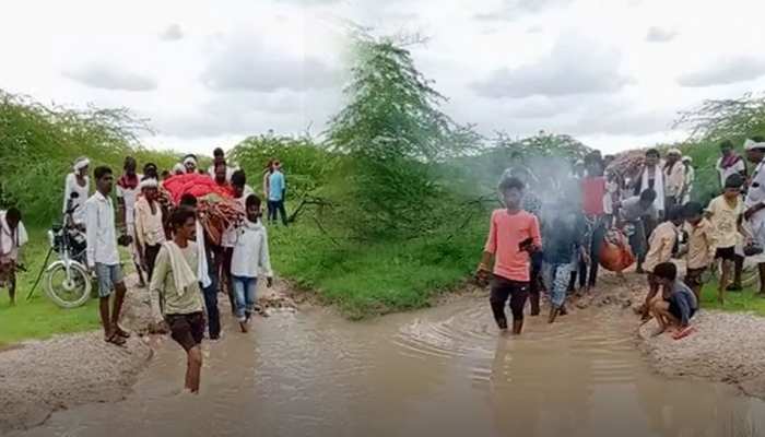 Rajasthan State Women Commission chairperson Rehana Riaz reached Churu ...