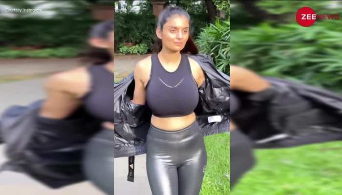 Anveshi Jain Flaunts Cleavage की ताज़ा खबरे हिन्दी में | ब्रेकिंग और ...