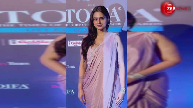 simran kaur flaunt her big breast cleavage in black bra and gave bold ...