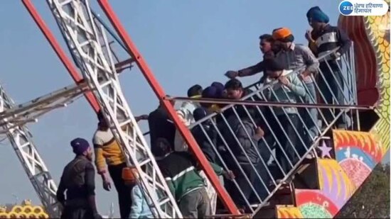 Video of Nihang Singhs and youths fighting in swing during Maghi Mela ...