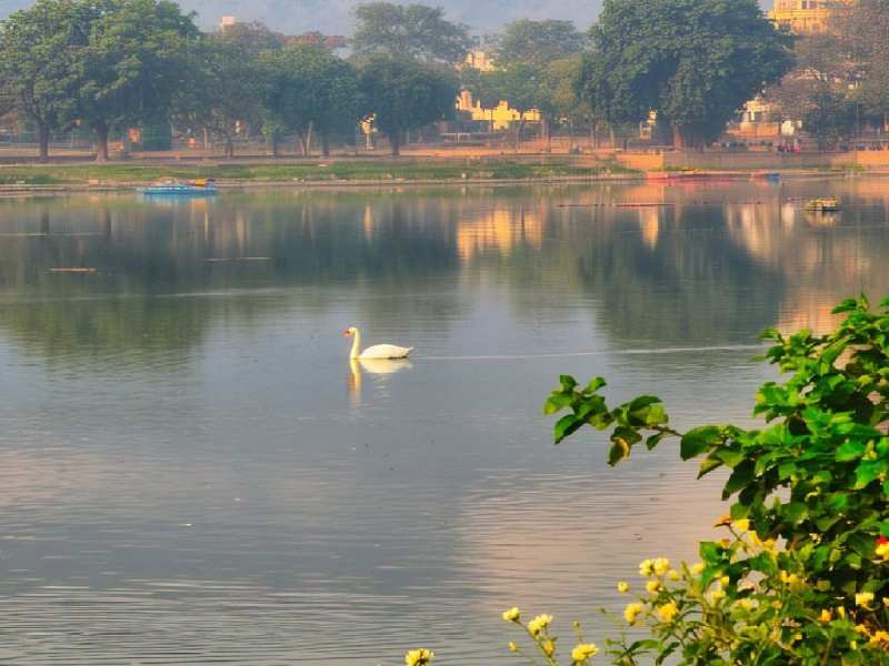 who is new DM of lucknow Is IAS Vishak G Iyer became ias after doning ...