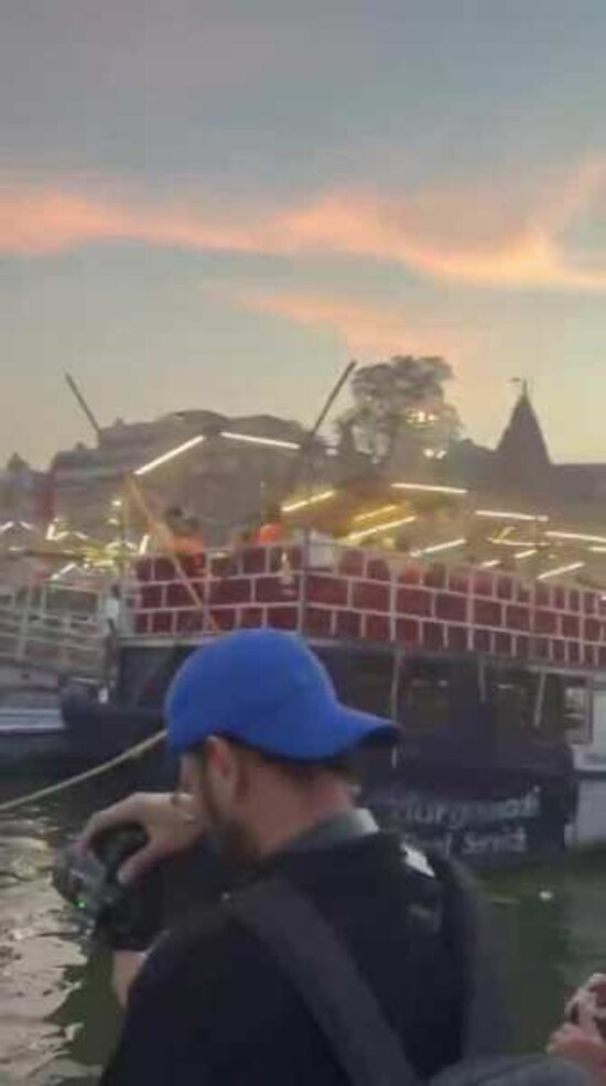madhuri dixit enjoy in varanasi participated ganga aarti with her ...