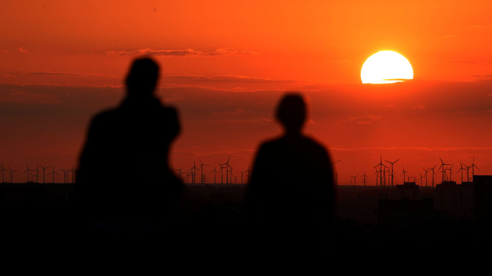 Why Sun looks Red during Sunrise and Sunset Light Scattering Lord ...