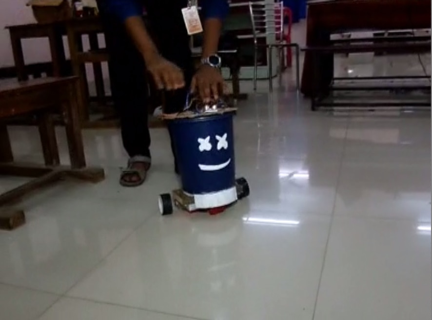 moving dustbin made by engineering students | ଆଉ ଯିବାକୁ ପଡିବନି ଆପଣଙ୍କୁ ...